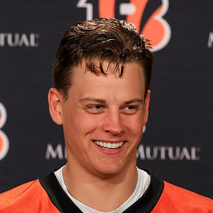 Lee Burrow's Instagram, Twitter & Facebook on IDCrawl