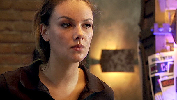 "Du dumme Schlampe!": Miese Intrige gegen Jasmin | RTL.de