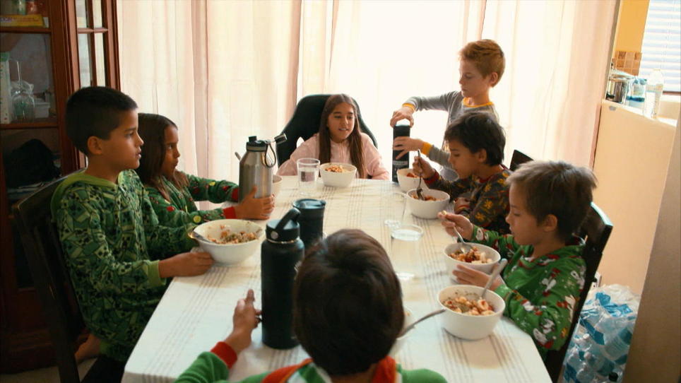 So geht es den Kindern heute: Die weltweit ersten gesunden Achtlinge ...