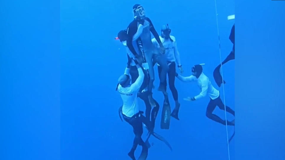 Ohnmacht in 125 Metern Tiefe: Dramatische Rettung für Taucher | RTL.de