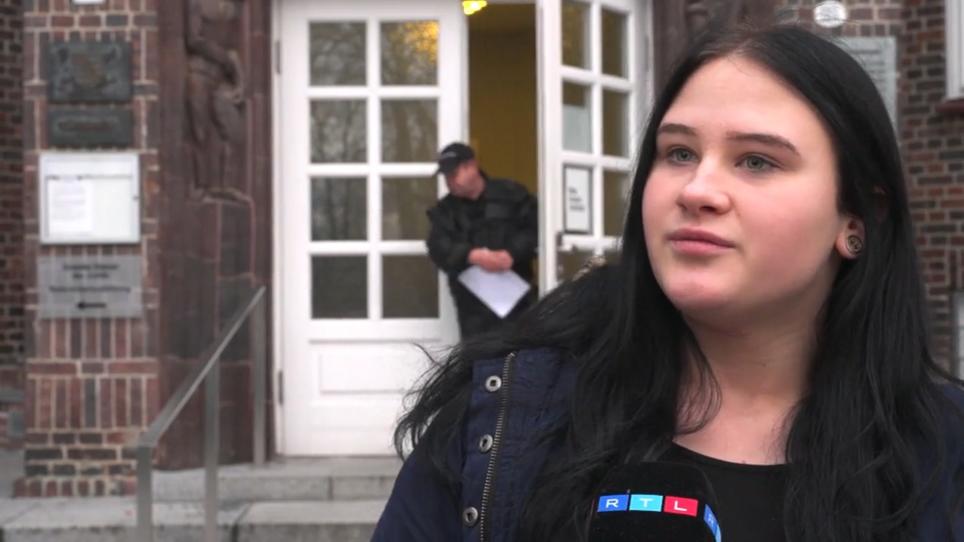 Prozessauftakt in Chemnitz: Lea (15) zeigt sich stark vor Gericht | RTL.de