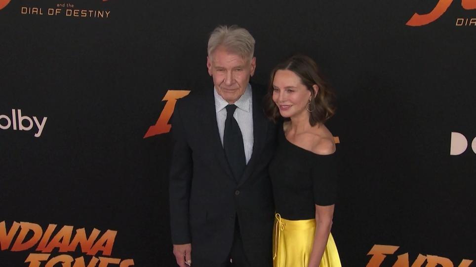 Harrison Ford und Calista Flockhart - süßer Teppich-Auftritt | RTL.de