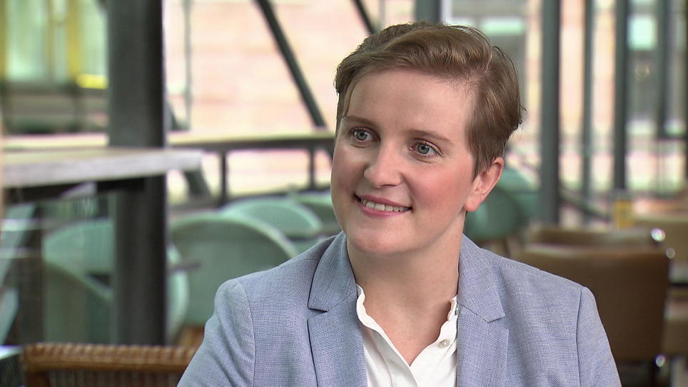 RTL Hessen-Sommerinterview: Elisabeth Kula (Die Linke): Über ... RTL Hessen-Sommerinterview: Elisabeth Kula (Die Linke): Über ...
