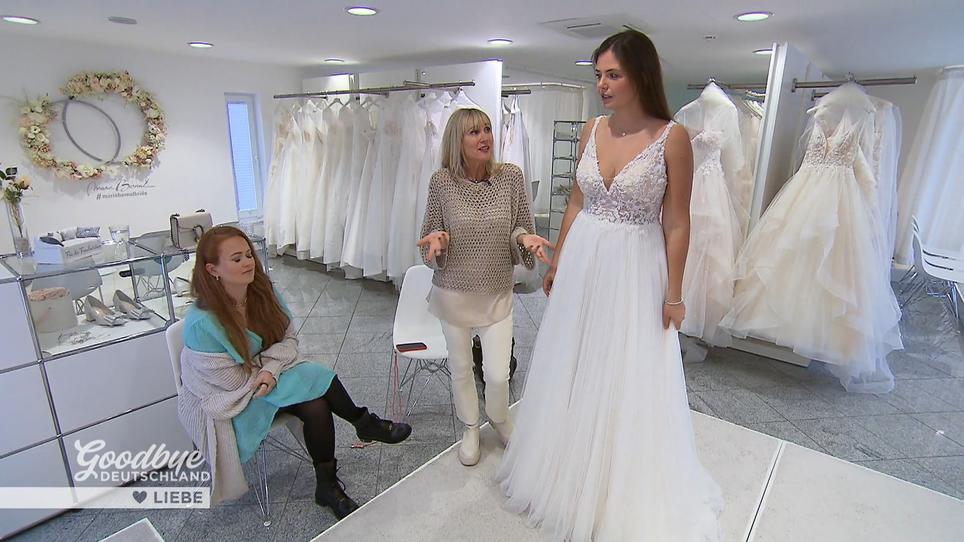 Prinzessin oder schulterfrei?: Emily in der Zwickmühle | RTL.de