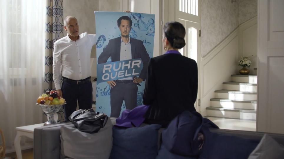 AWZ-Folge vom 20.11.23: Richard soll ein unmögliches Plakat aufhängen ...