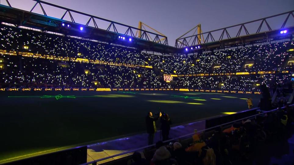 Rekord: BVB-Weihnachtssingen in Dortmund | RTL.de Rekord: BVB-Weihnachtssingen in Dortmund | RTL.de