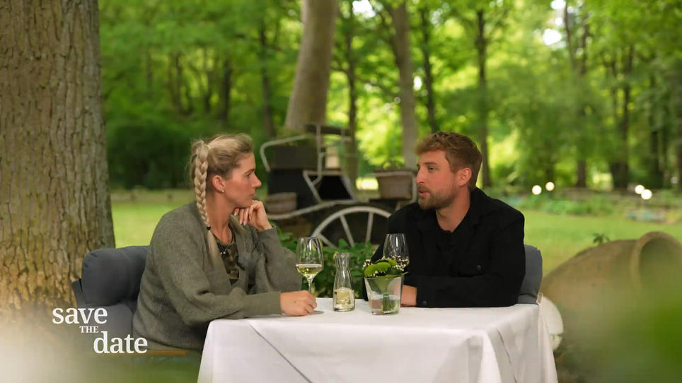 Jasmin und Lukas: Superschönes Date, aber ein Thema ist schwierig | RTL.de