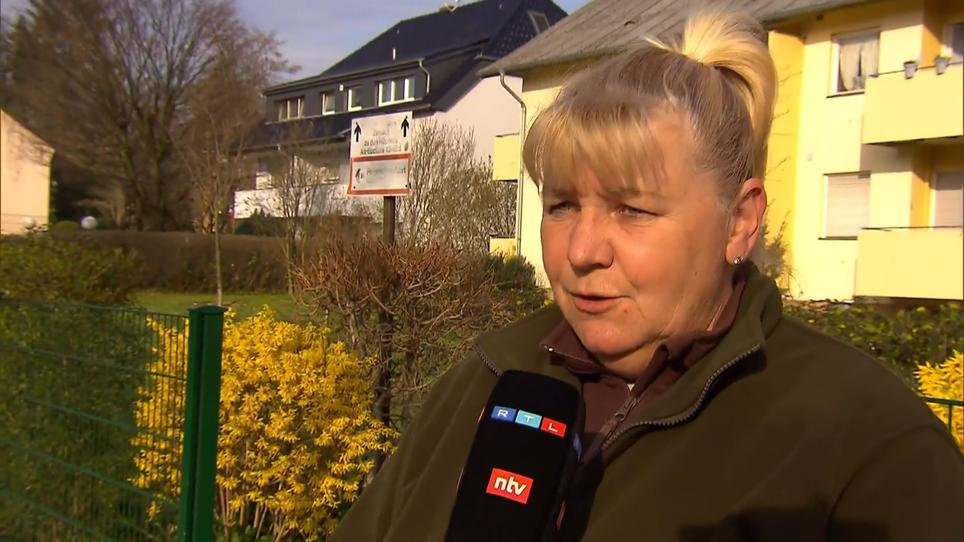 Remmo-Villa wird geräumt: Nachbarn erzählen von Feuerwerk zum Abschied ...